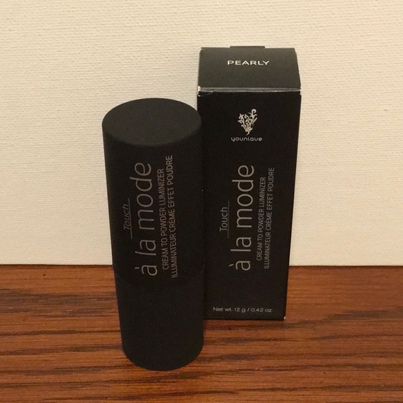Younique | Makeup | Touch La Mode Cream To Powder Luminizer | Poshmark